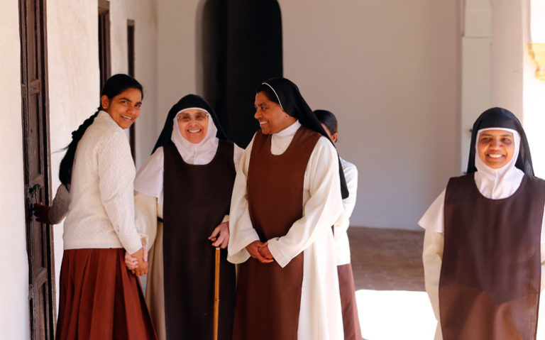 Monjas del siglo XXI - Alfa y Omega