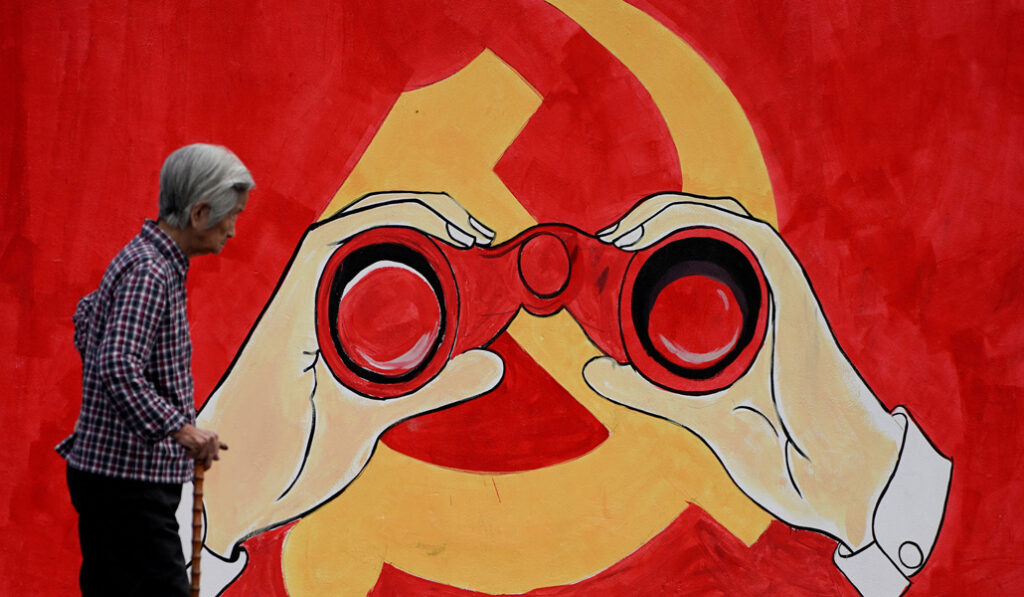 Más acoso a la fe para celebrar 100 años de comunismo en China