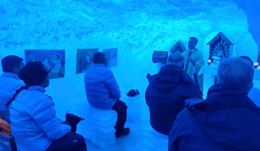 Su novia lo dejó para entrar en Iesu Communio y él asistió a su ingreso ...