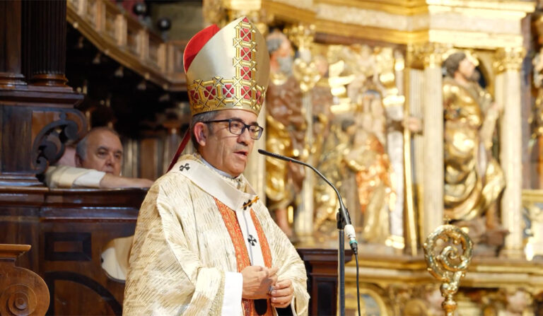 Argüello pide recuperar la sotana y el alzacuellos: «Es revolucionario ...
