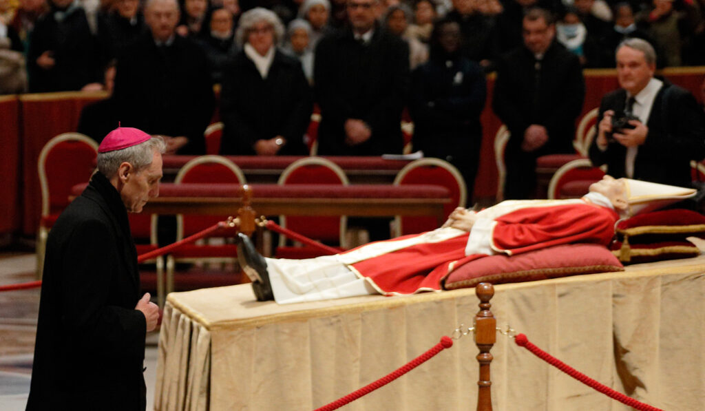 El funeral de Benedicto XVI en imágenes - Alfa y Omega
