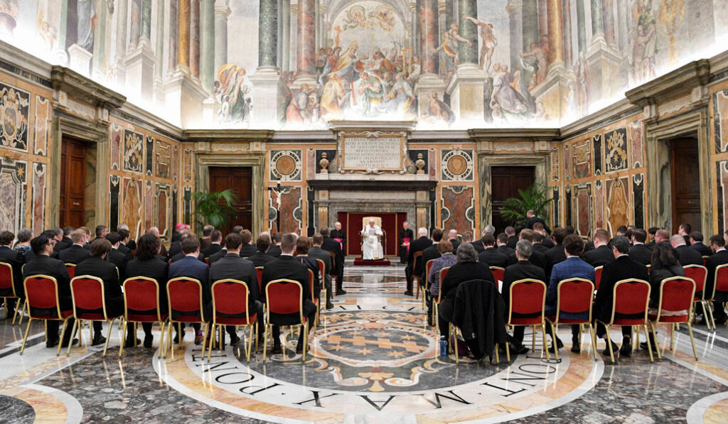 El Papa a los seminaristas: «La Iglesia necesita vuestro entusiasmo ...