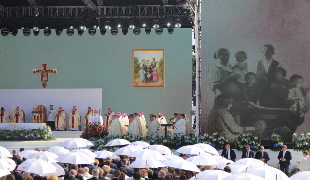 La familia Ulma ya es beata - Alfa y Omega
