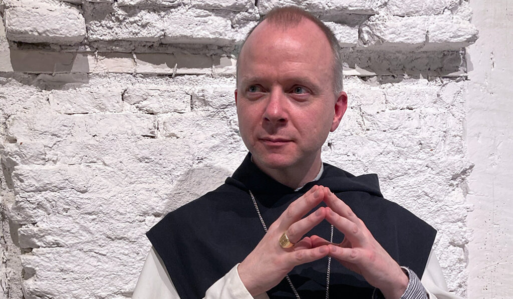 Erik Varden: «Parece que algún obispo nunca ha vivido en un cuerpo ...