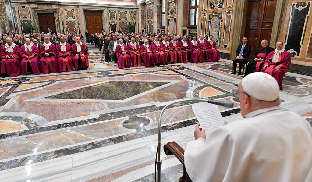 Francisco pide a los jueces del Tribunal de la Rota estar libres de ...