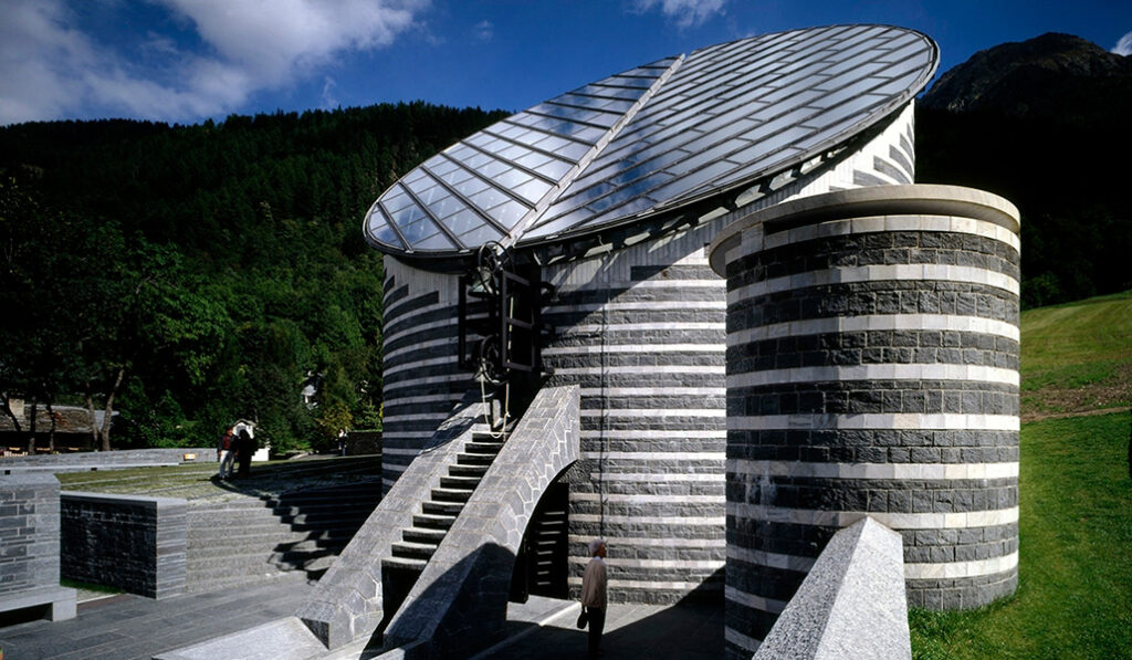 Visitamos San Giovanni Battista, de Mario Botta - Alfa y Omega