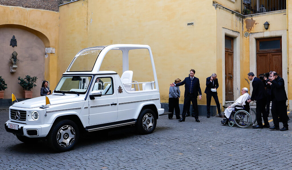 Francisco estrenará en el Jubileo el primer papamóvil completamente ...