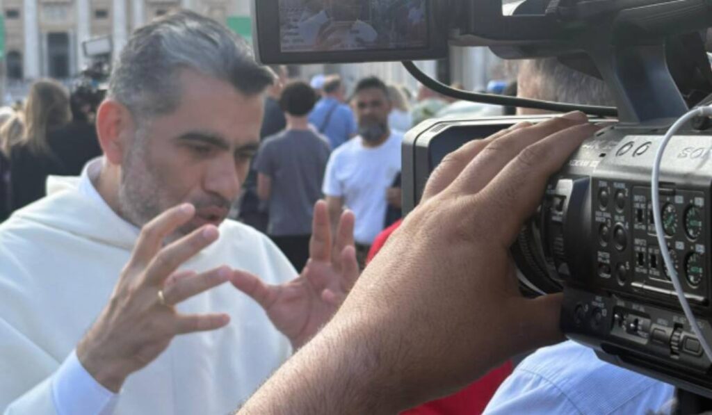 Fray Marcos tras la fumata blanca: «Es hermoso ver a tanta gente llorar ...