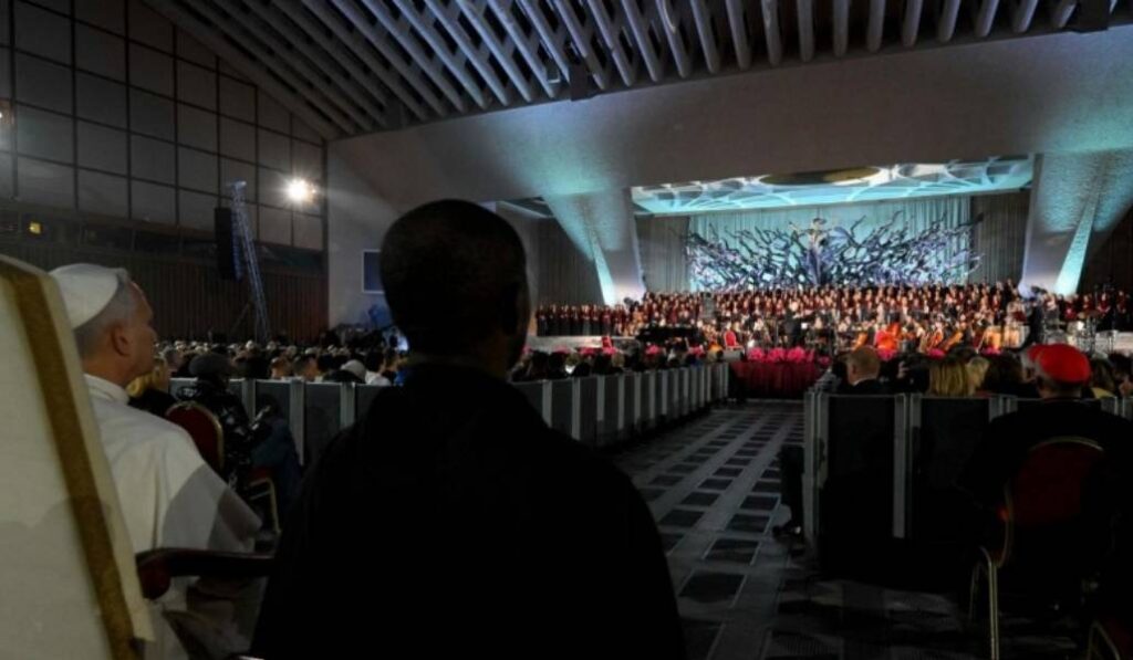 El Papa asegura en el Concierto con los Pobres que «Jesús es el canto ...