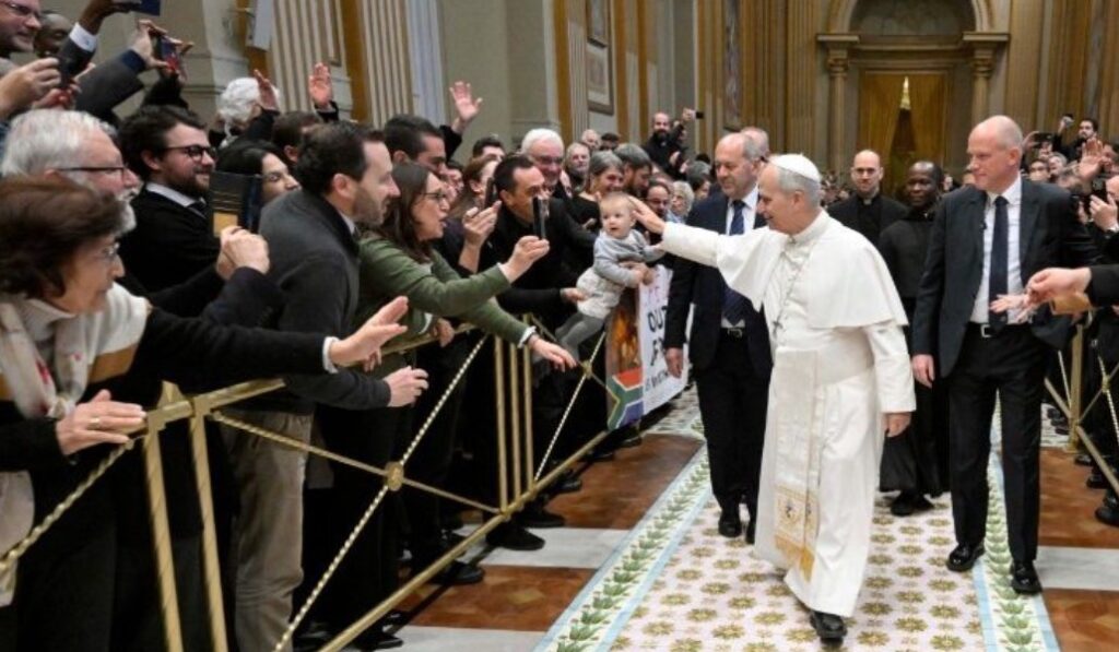 «Coacción» y sentimiento de superioridad: la advertencia del Papa al Camino